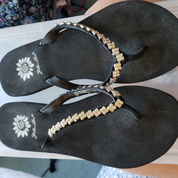 Yellow Box | Shoes | Yellow Box Available Jeweled Flip Flops Size 65 ...